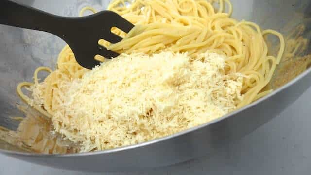 Easy Italian Cacio e Pepe Cheese Pasta