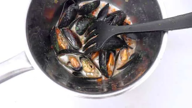 Best Mussels with Blue Cheese & Beer | Simple. Tasty. Good.