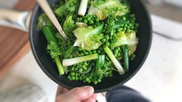Easy Braised French Peas & Lettuce | Simple. Tasty. Good.